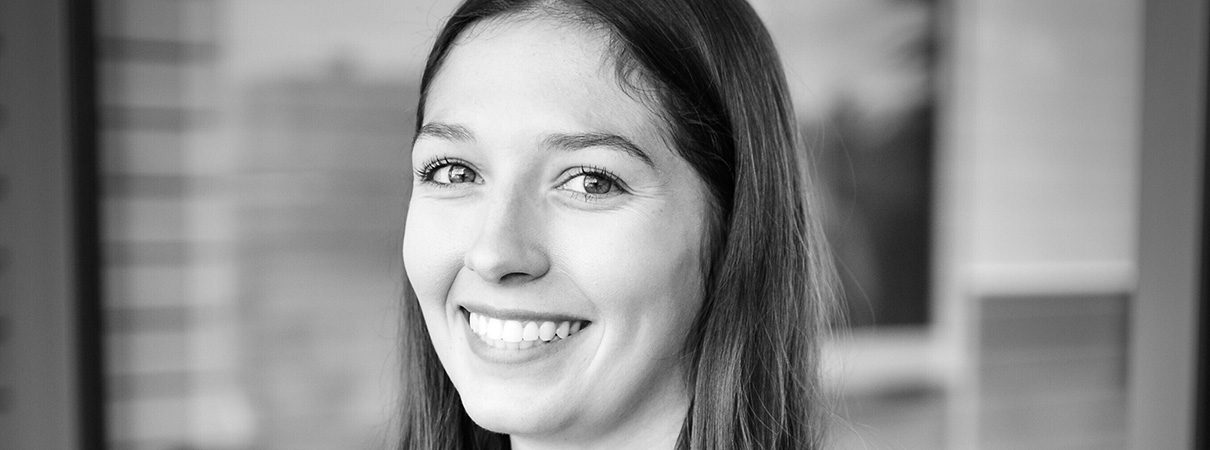 3 questions à Kelly, étudiante à MBS et ambassadrice The Adecco Group ...